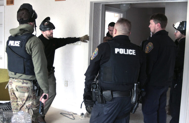 Officers learn to minimize risk in high-threat building clearing | News ...